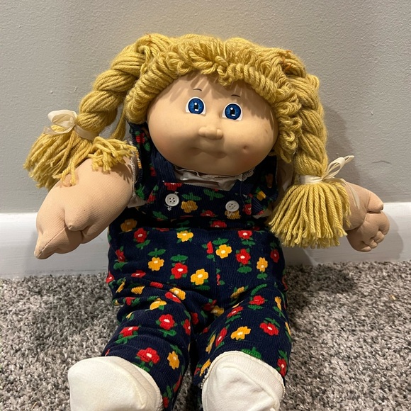 Toys | Vintage 1978 Cabbage Patch Doll In Original Clothing | Poshmark